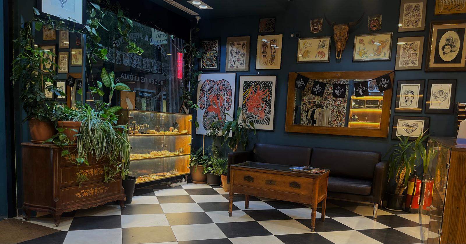 L'EMBRUIX TATTOO PIERCING BARCELONA - Pide cita