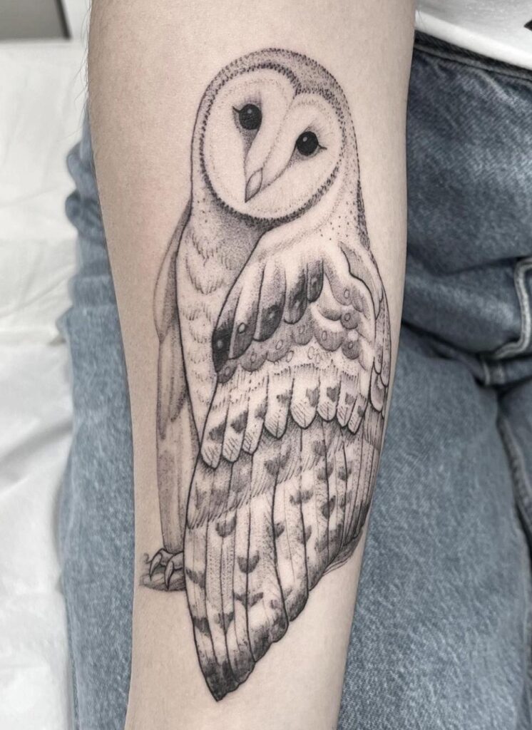 Tatuajes Fine line en Barcelona - L'EMBRUIX TATTOO PIERCING